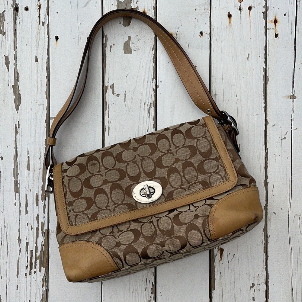 Coach Classic Logo Handbag With Leather Strap - Gem